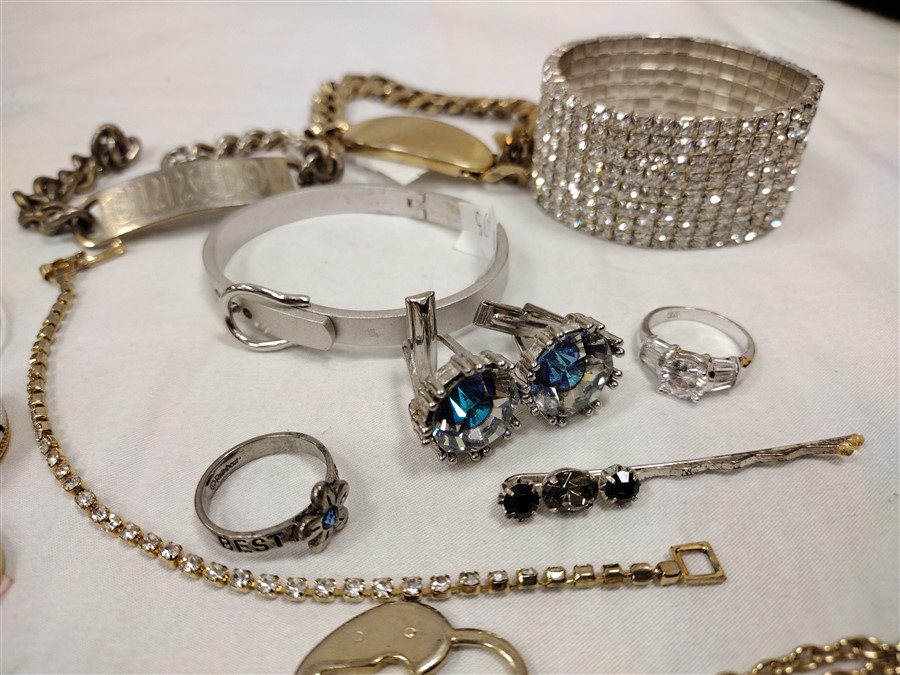ASSORTED COSTUME JEWELRY